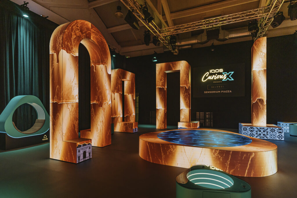 IQOS e Seletti presentano 'Curious X: Sensorium Piazza' alla Milano Design Week - Geagency